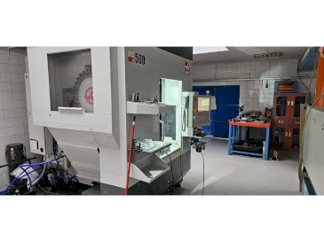 HAAS UMC-500 universalus apdirbimo centras