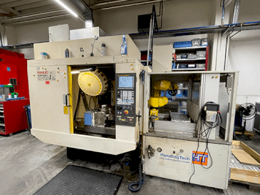 Fanuc Robodrill Alpha-T21iEL Vertical Machining center + Fanuc LR Mate ...