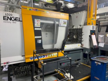 ENGEL Victory 330/180 Tech Injection moulding machine