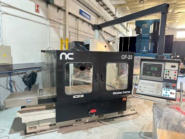 NICOLAS CORREA CF22/20 Vertikal-Bearbeitungszentrum