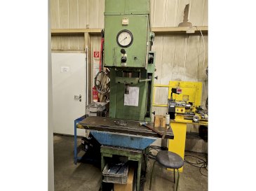 VEB PYE/25/1 Bending machine