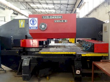 AMADA VELLA II Punzonadora de torreta