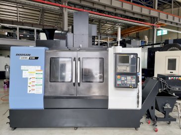 Doosan DNM 5700 Vertical Machining Center