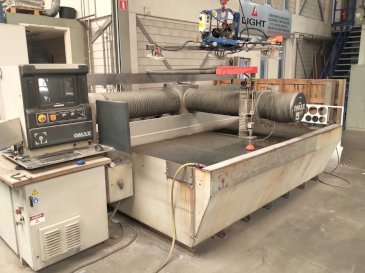 OMAX 55100 Waterjet cutting machine