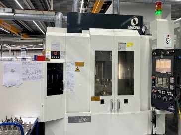 Makino V33i Graphite Vertical Machining Center
