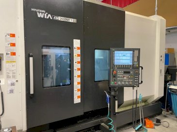 Hyundai WIA KM 2600 MTTS Milling machine